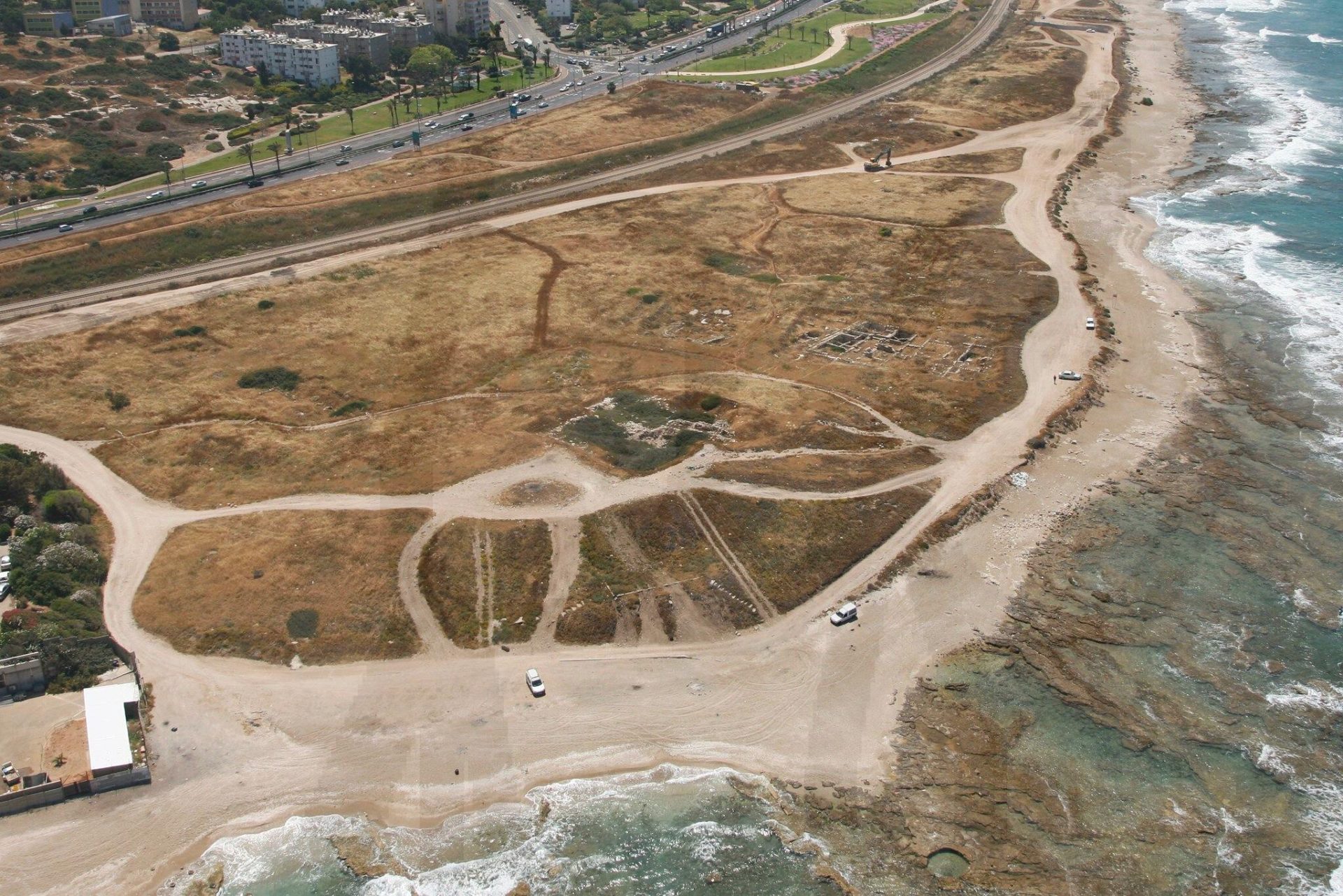 In Israel, a 3,000-Year-Old Purple Factory - Blue Fringes - Techeiles ...