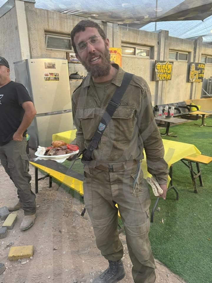 Israeli Soldiers wearing Techeiles - Blue Fringes - Techeiles ...